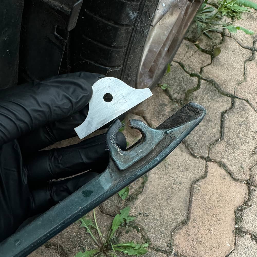 LEXUS 1IS (XE10) – Complete Rear Bumper Lifter & Tabs Set – MAC Lifter Kit